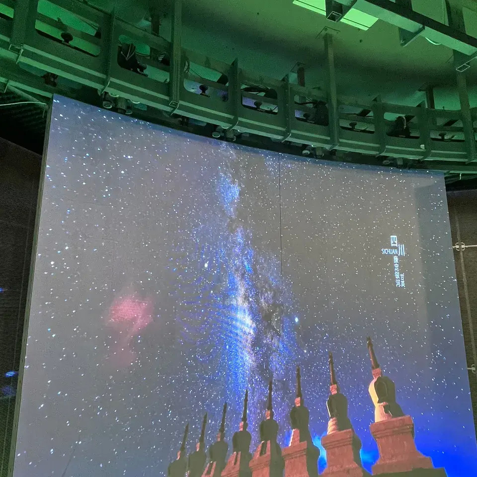 Curved Sliding LED Screen Display Indoor Aluminum Steel Alloys